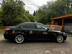 Black BMW 525 2008 in Jurmala, with an engine capacity of 3.00 L and mileage of 398 thousand km for 4450 €, photo 3 on AUTOMOTO.COM.LV
