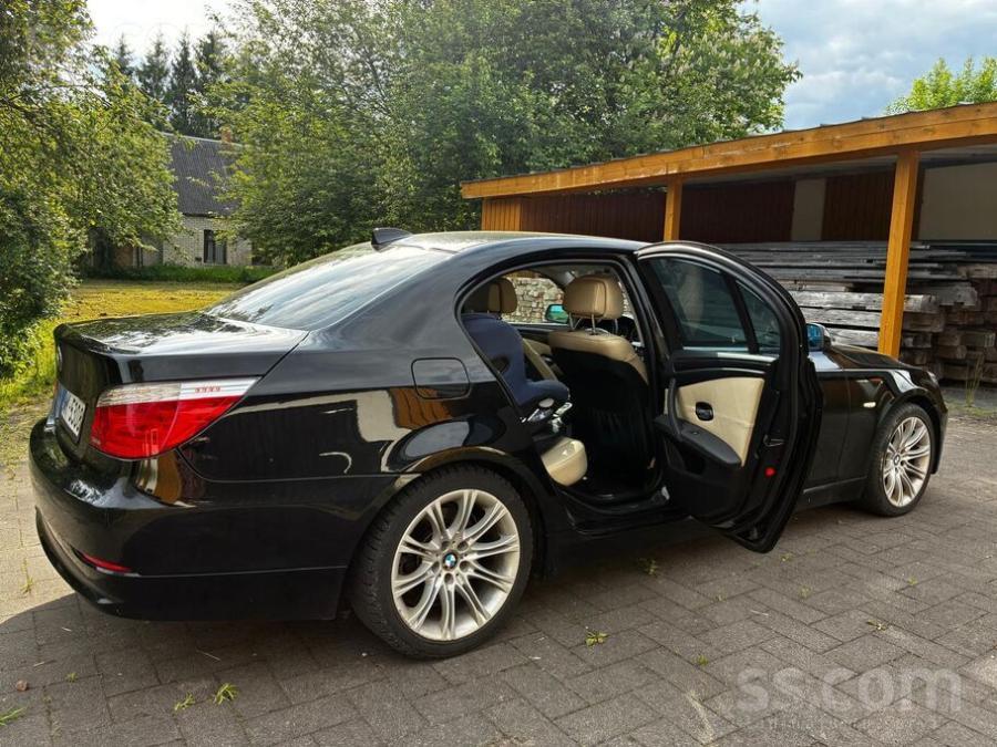 Black BMW 525 2008 in Jurmala, with an engine capacity of 3.00 L and mileage of 398 thousand km for 4450 €, photo 6 on AUTOMOTO.COM.LV