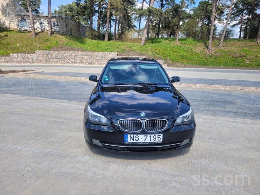 Black BMW 525 2008 in Ventspils, with an engine capacity of 3.00 L and mileage of 218 thousand km for 6150 €, photo 1 on AUTOMOTO.COM.LV