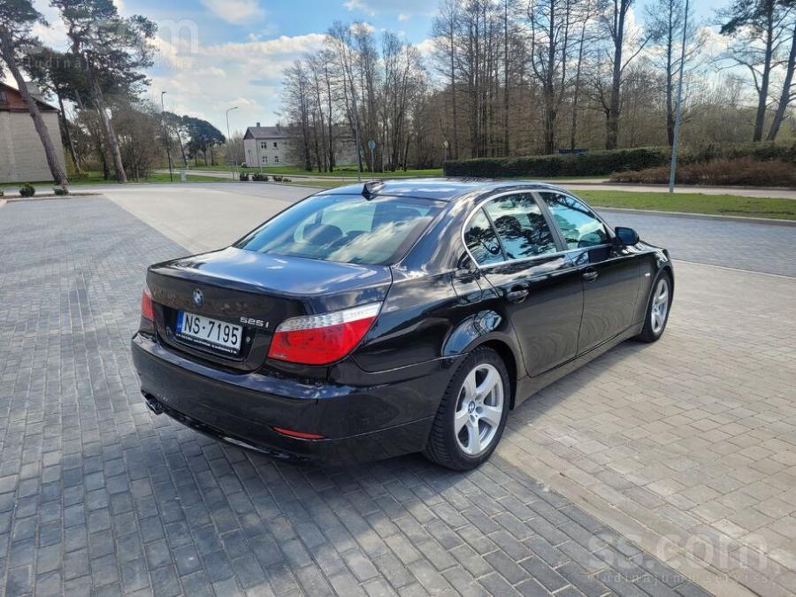 Black BMW 525 2008 in Ventspils, with an engine capacity of 3.00 L and mileage of 218 thousand km for 6150 €, photo 5 on AUTOMOTO.COM.LV
