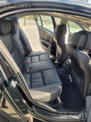 Black BMW 525 2008 in Ventspils, with an engine capacity of 3.00 L and mileage of 218 thousand km for 6150 €, photo 18 on AUTOMOTO.COM.LV