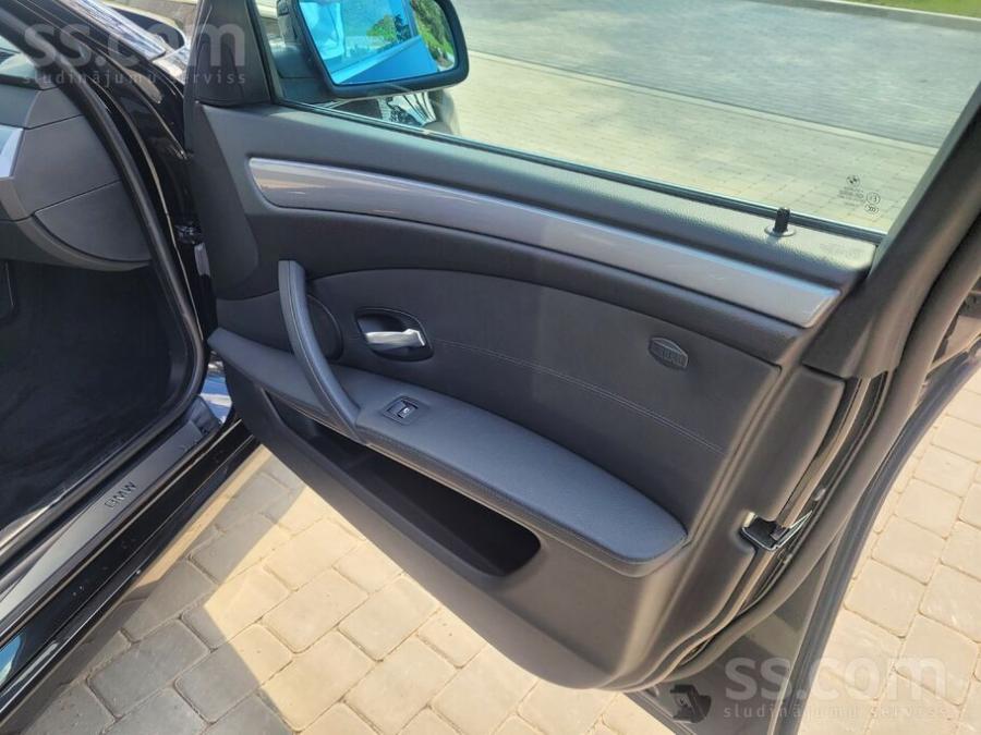 Black BMW 525 2008 in Ventspils, with an engine capacity of 3.00 L and mileage of 218 thousand km for 6150 €, photo 20 on AUTOMOTO.COM.LV