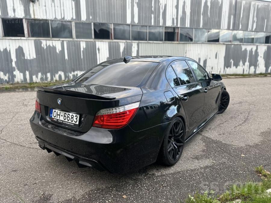 Melns BMW 525 2008 Rīga, ar dzinēja tilpumu 3.00 L un nobraukumu 305 tūkst. km par 6650 €, foto 4 vietnē AUTOMOTO.COM.LV