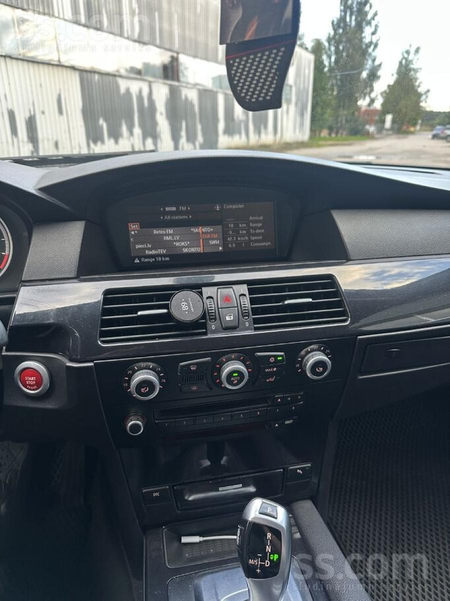 Melns BMW 525 2008 Rīga, ar dzinēja tilpumu 3.00 L un nobraukumu 305 tūkst. km par 6650 €, foto 12 vietnē AUTOMOTO.COM.LV