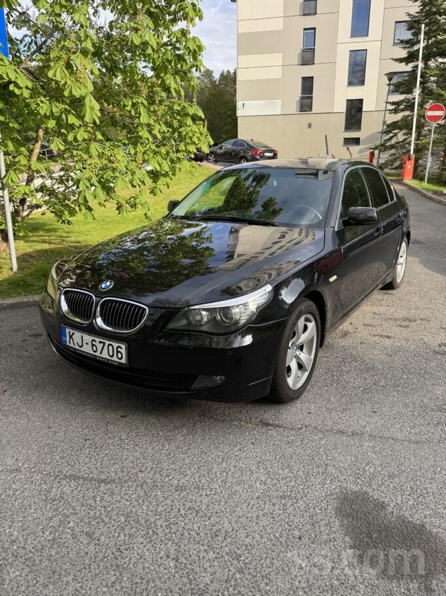 Black BMW 525 2008 in Riga, with an engine capacity of 3.00 L and mileage of 375 thousand km for 5250 €, photo 3 on AUTOMOTO.COM.LV