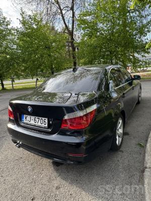 Black BMW 525 2008 in Riga, with an engine capacity of 3.00 L and mileage of 375 thousand km for 5250 €, photo 4 on AUTOMOTO.COM.LV