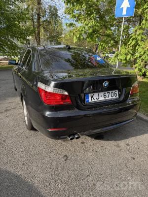 Black BMW 525 2008 in Riga, with an engine capacity of 3.00 L and mileage of 375 thousand km for 5250 €, photo 5 on AUTOMOTO.COM.LV