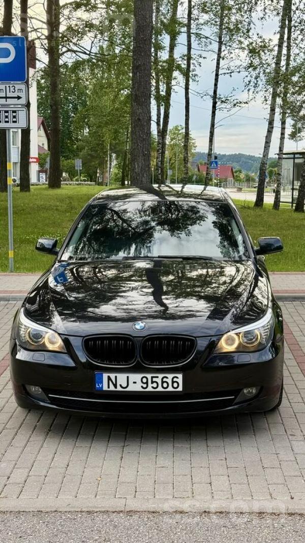 Black BMW 525 2008 in Kraslava, with an engine capacity of 3.00 L and mileage of 340 thousand km for 6200 €, photo 1 on AUTOMOTO.COM.LV