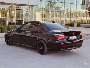 Black BMW 525 2008 in Vilnius, with an engine capacity of 2.99 L and mileage of 500 thousand km for 4200 €, photo 5 on AUTOMOTO.COM.LV