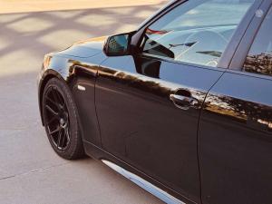 Black BMW 525 2008 in Vilnius, with an engine capacity of 2.99 L and mileage of 500 thousand km for 4200 €, photo 9 on AUTOMOTO.COM.LV
