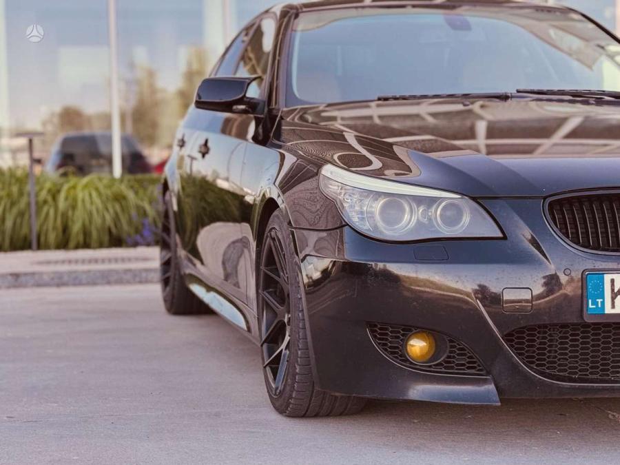 Black BMW 525 2008 in Vilnius, with an engine capacity of 2.99 L and mileage of 500 thousand km for 4200 €, photo 10 on AUTOMOTO.COM.LV