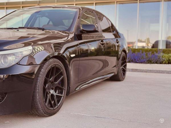 Melns BMW 525 2008 Viļņa, ar dzinēja tilpumu 2.99 L un nobraukumu 500 tūkst. km par 4200 €, foto 10 vietnē AUTOMOTO.COM.LV
