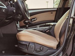 Black BMW 525 2008 in Vilnius, with an engine capacity of 2.99 L and mileage of 500 thousand km for 4200 €, photo 20 on AUTOMOTO.COM.LV