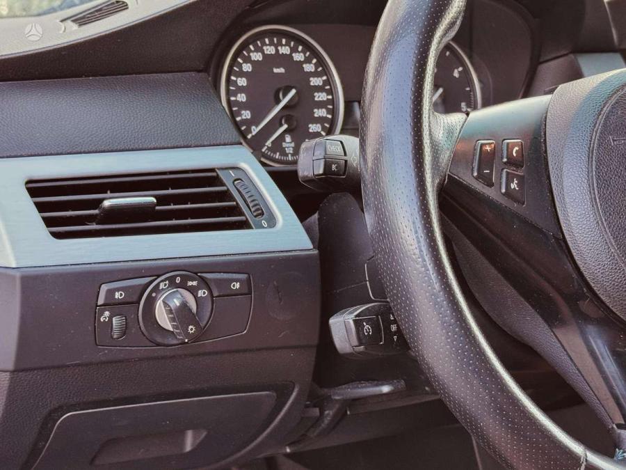 Black BMW 525 2008 in Vilnius, with an engine capacity of 2.99 L and mileage of 500 thousand km for 4200 €, photo 21 on AUTOMOTO.COM.LV