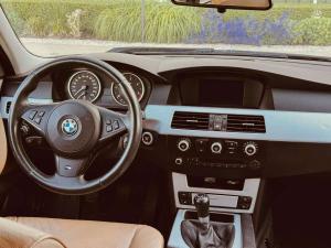 Black BMW 525 2008 in Vilnius, with an engine capacity of 2.99 L and mileage of 500 thousand km for 4200 €, photo 23 on AUTOMOTO.COM.LV