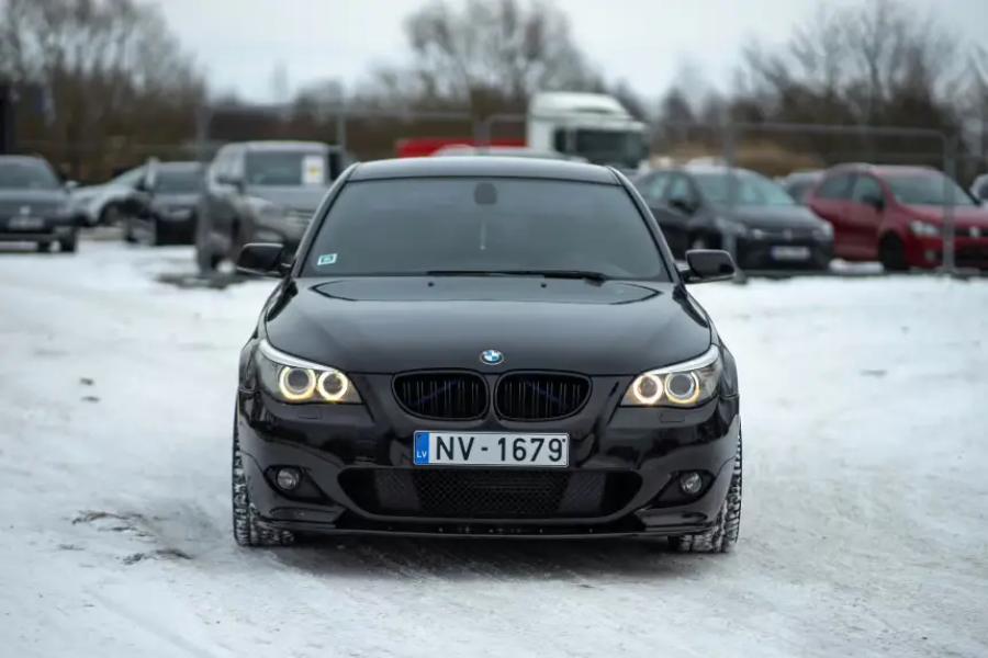 Melns BMW 525 2008 Liepāja, ar dzinēja tilpumu 3.00 L un nobraukumu 385 tūkst. km par 6500 €, foto 7 vietnē AUTOMOTO.COM.LV