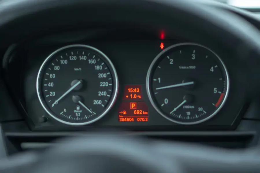 Melns BMW 525 2008 Liepāja, ar dzinēja tilpumu 3.00 L un nobraukumu 385 tūkst. km par 6500 €, foto 17 vietnē AUTOMOTO.COM.LV