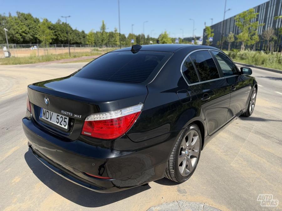 Черный БМВ 525 2008 в Вильнюс, объемом двигателя 3.00 л и пробегом 292 тыс. км за 4350 €, фото 1 на AUTOMOTO.COM.LV