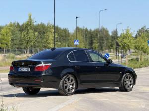 Melns BMW 525 2008 Viļņa, ar dzinēja tilpumu 2.99 L un nobraukumu 292 tūkst. km par 4350 €, foto 5 vietnē AUTOMOTO.COM.LV