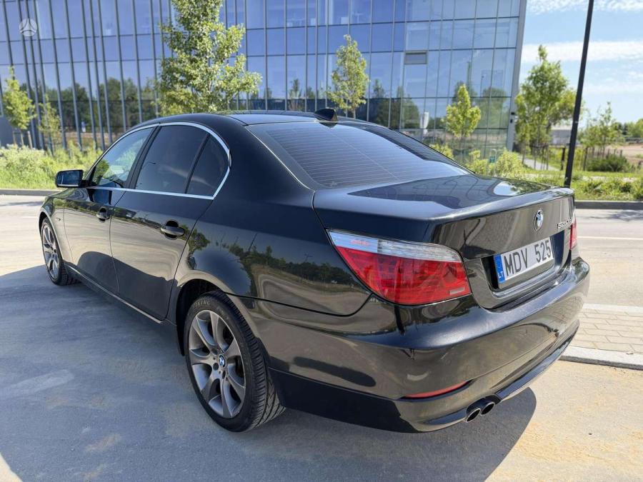 Melns BMW 525 2008 Viļņa, ar dzinēja tilpumu 2.99 L un nobraukumu 292 tūkst. km par 4350 €, foto 6 vietnē AUTOMOTO.COM.LV