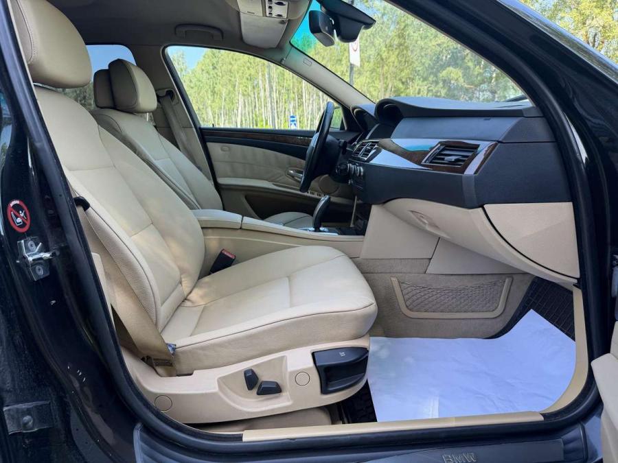 Melns BMW 525 2008 Viļņa, ar dzinēja tilpumu 2.99 L un nobraukumu 292 tūkst. km par 4350 €, foto 15 vietnē AUTOMOTO.COM.LV