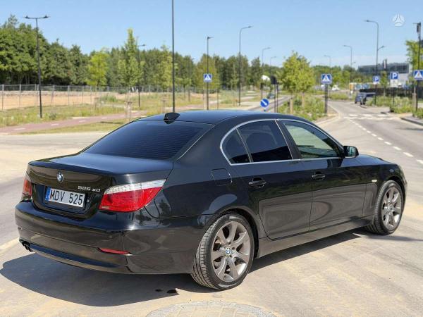 Melns BMW 525 2008 Viļņa, ar dzinēja tilpumu 2.99 L un nobraukumu 292 tūkst. km par 3999 €, foto 2 vietnē AUTOMOTO.COM.LV