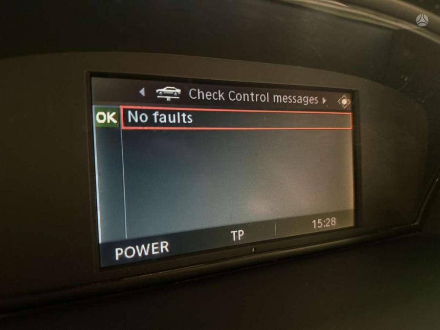 Black BMW 525 2008 in Vilnius, with an engine capacity of 2.99 L and mileage of 292 thousand km for 3999 €, photo 17 on AUTOMOTO.COM.LV