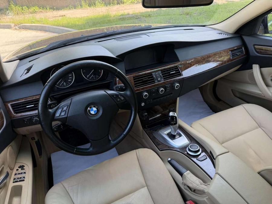 Black BMW 525 2008 in Vilnius, with an engine capacity of 2.99 L and mileage of 292 thousand km for 3999 €, photo 18 on AUTOMOTO.COM.LV