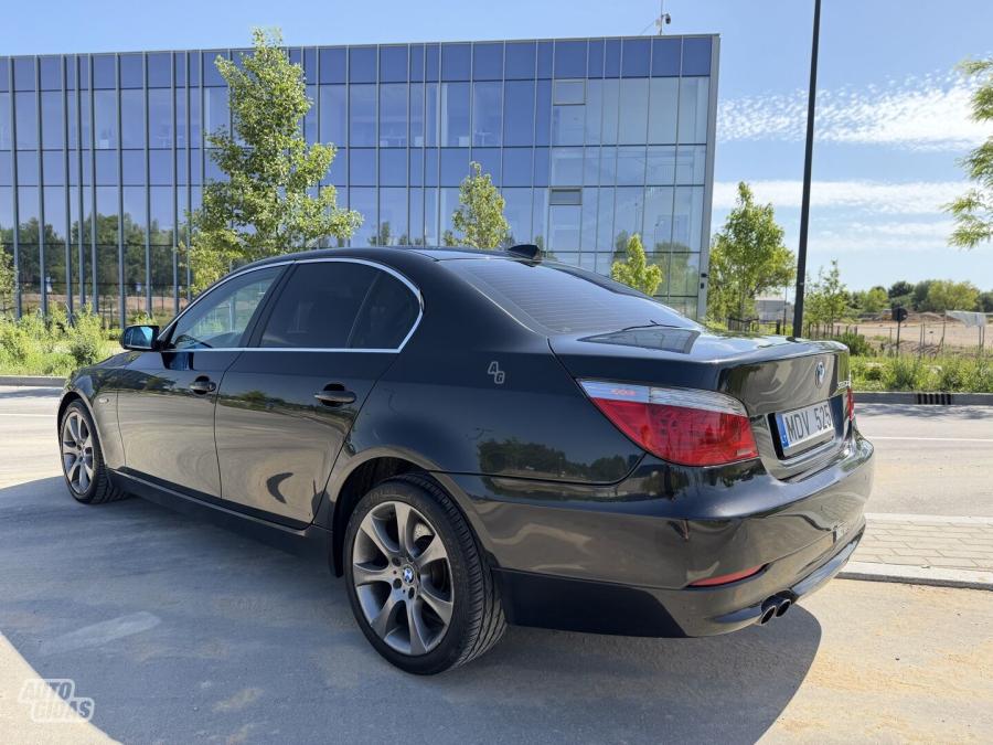 Melns BMW 525 2008 Viļņa, ar dzinēja tilpumu 3.00 L un nobraukumu 291 tūkst. km par 4250 €, foto 6 vietnē AUTOMOTO.COM.LV