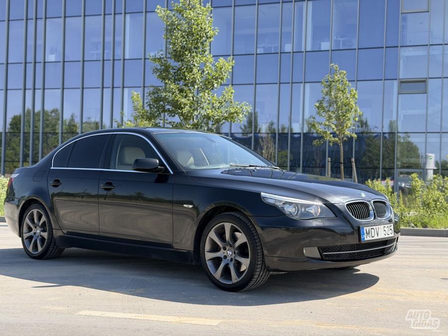 Melns BMW 525 2008 Viļņa, ar dzinēja tilpumu 3.00 L un nobraukumu 291 tūkst. km par 4250 €, foto 7 vietnē AUTOMOTO.COM.LV