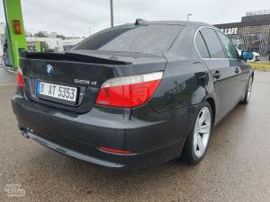 Melns BMW 525 2008 Kauņa, ar dzinēja tilpumu 3.00 L un nobraukumu 350 tūkst. km par 4200 €, foto 4 vietnē AUTOMOTO.COM.LV