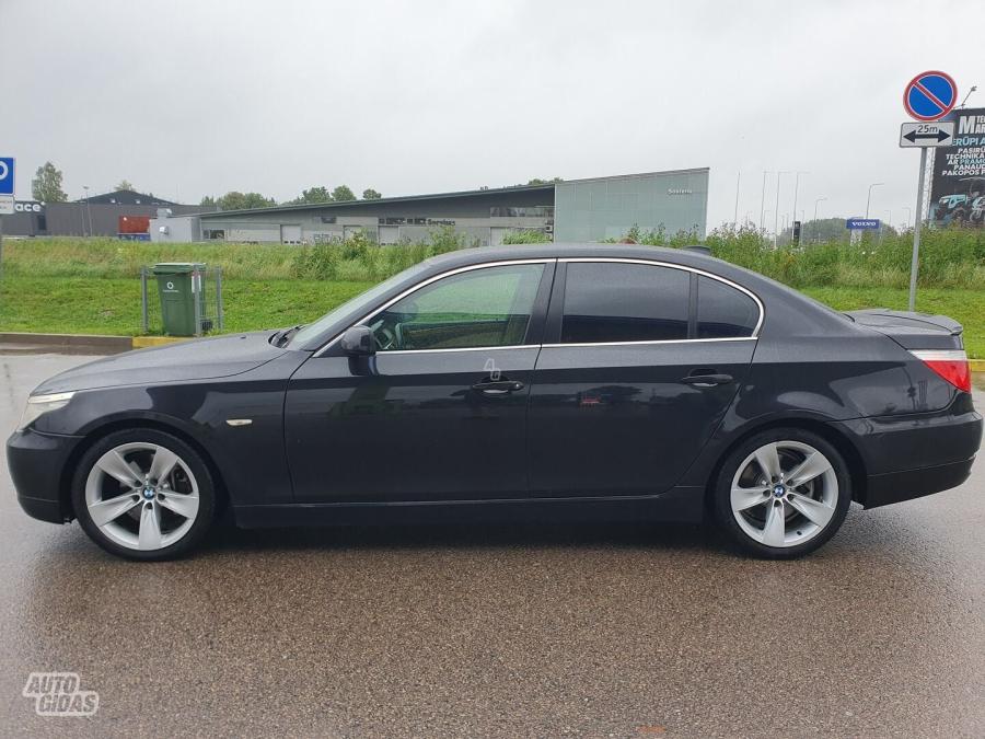 Melns BMW 525 2008 Kauņa, ar dzinēja tilpumu 3.00 L un nobraukumu 350 tūkst. km par 4200 €, foto 6 vietnē AUTOMOTO.COM.LV