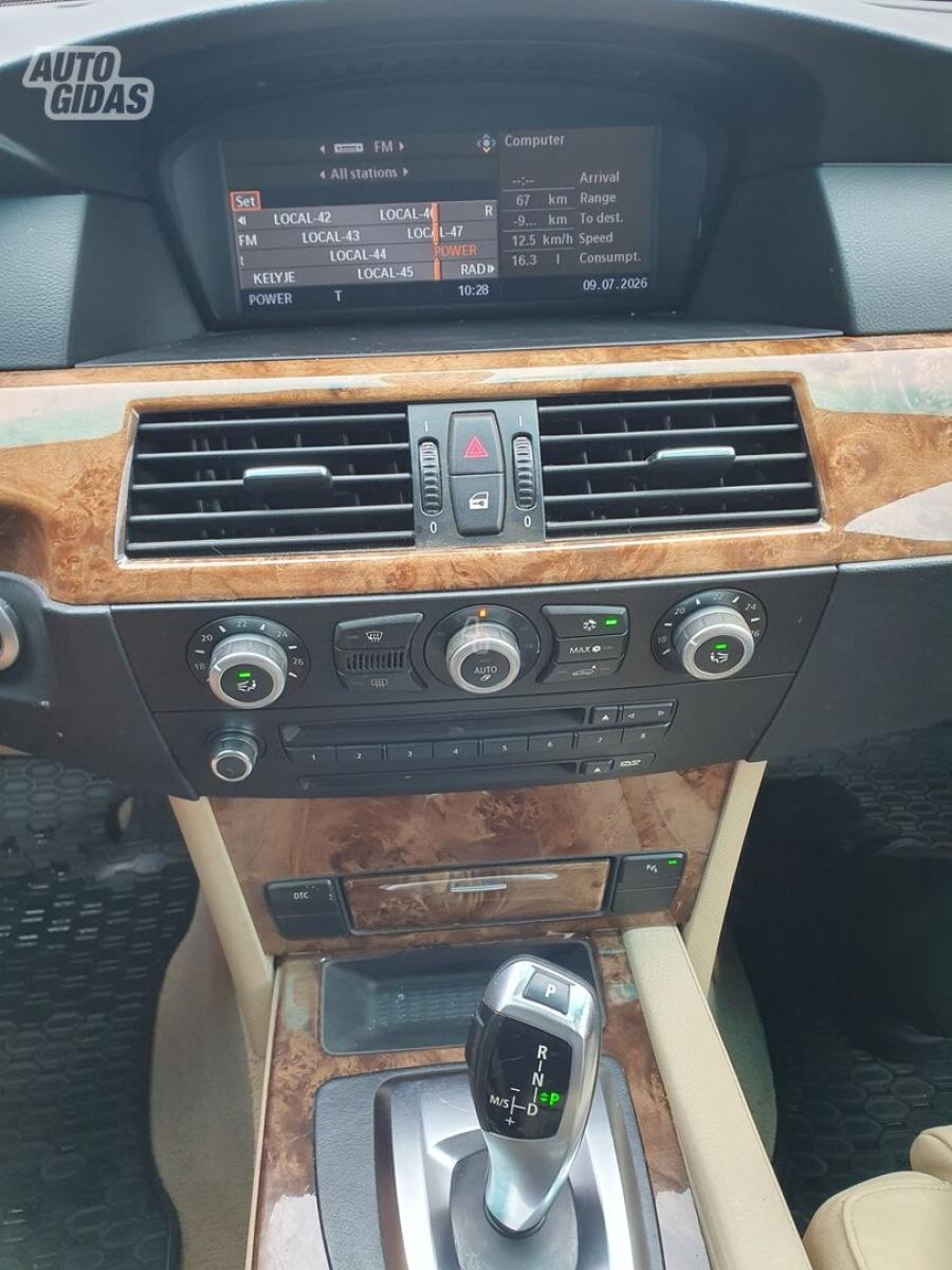 Melns BMW 525 2008 Kauņa, ar dzinēja tilpumu 3.00 L un nobraukumu 350 tūkst. km par 4200 €, foto 14 vietnē AUTOMOTO.COM.LV