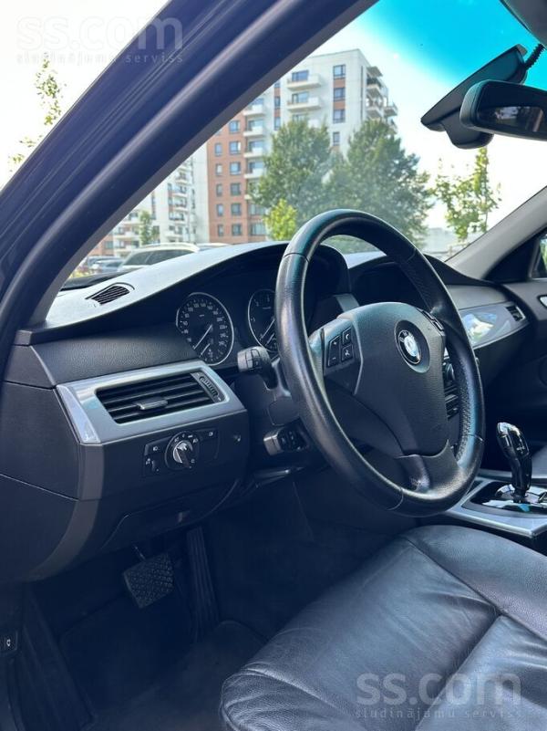 Melns BMW 525 2008 Rīga, ar dzinēja tilpumu 3.00 L un nobraukumu 378 tūkst. km par 4995 €, foto 10 vietnē AUTOMOTO.COM.LV