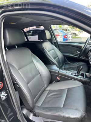 Melns BMW 525 2008 Rīga, ar dzinēja tilpumu 3.00 L un nobraukumu 378 tūkst. km par 4995 €, foto 13 vietnē AUTOMOTO.COM.LV