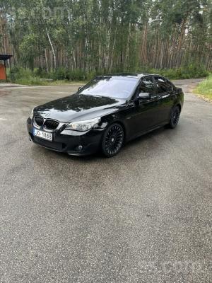Black BMW 525 2008 in Riga, with an engine capacity of 3.00 L and mileage of 312 thousand km for 8000 €, photo 5 on AUTOMOTO.COM.LV