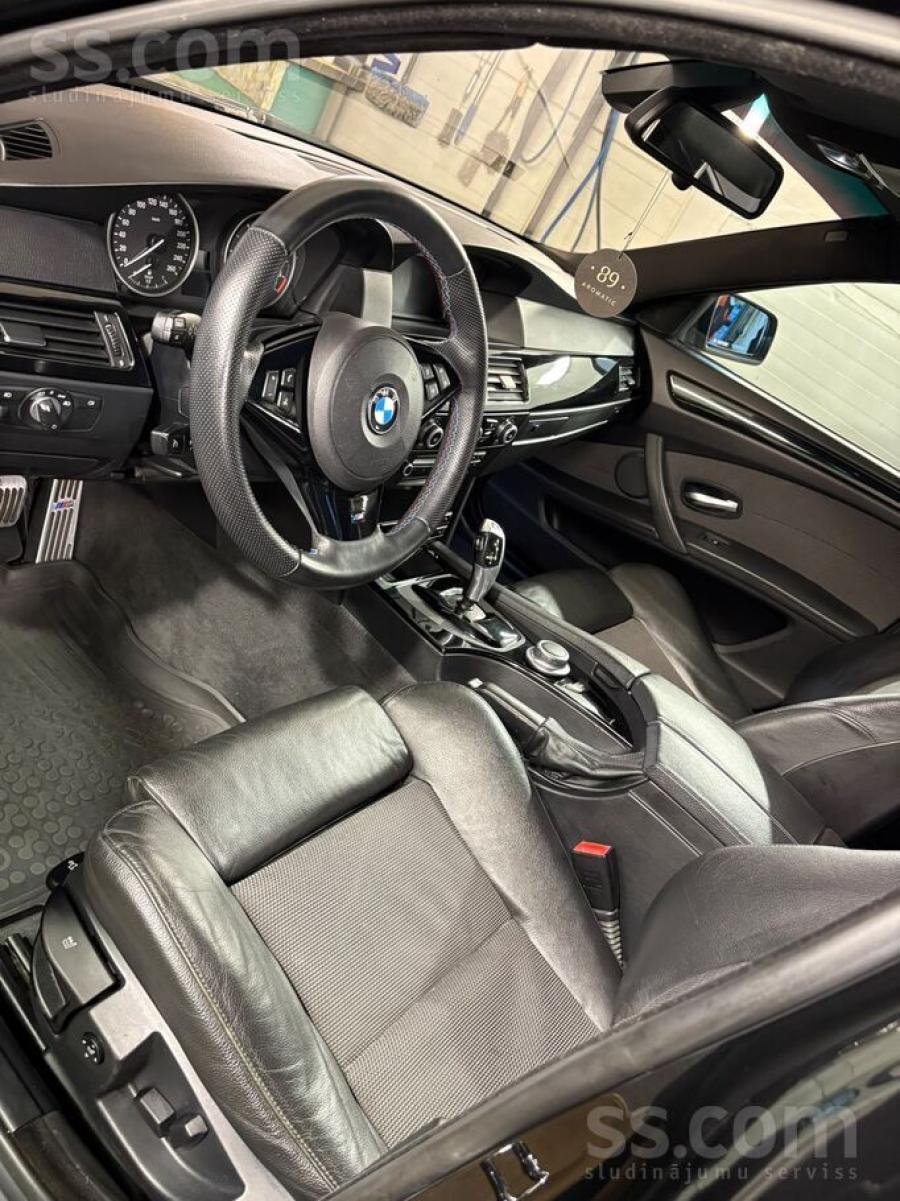 Black BMW 525 2008 in Riga, with an engine capacity of 3.00 L and mileage of 312 thousand km for 8000 €, photo 8 on AUTOMOTO.COM.LV
