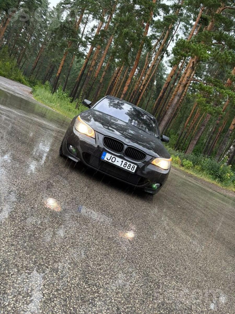 Black BMW 525 2008 in Riga, with an engine capacity of 3.00 L and mileage of 312 thousand km for 8000 €, photo 10 on AUTOMOTO.COM.LV