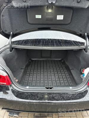 Black BMW 525 2008 in Riga, with an engine capacity of 3.00 L and mileage of 312 thousand km for 8000 €, photo 11 on AUTOMOTO.COM.LV