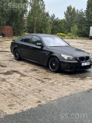 Black BMW 525 2008 in Riga, with an engine capacity of 3.00 L and mileage of 312 thousand km for 8000 €, photo 12 on AUTOMOTO.COM.LV
