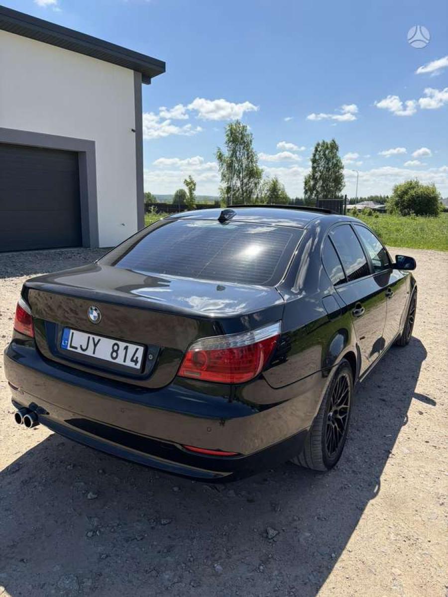 Black BMW 525 2008 in Vilnius, with an engine capacity of 2.99 L and mileage of 0 thousand km for 4800 €, photo 6 on AUTOMOTO.COM.LV