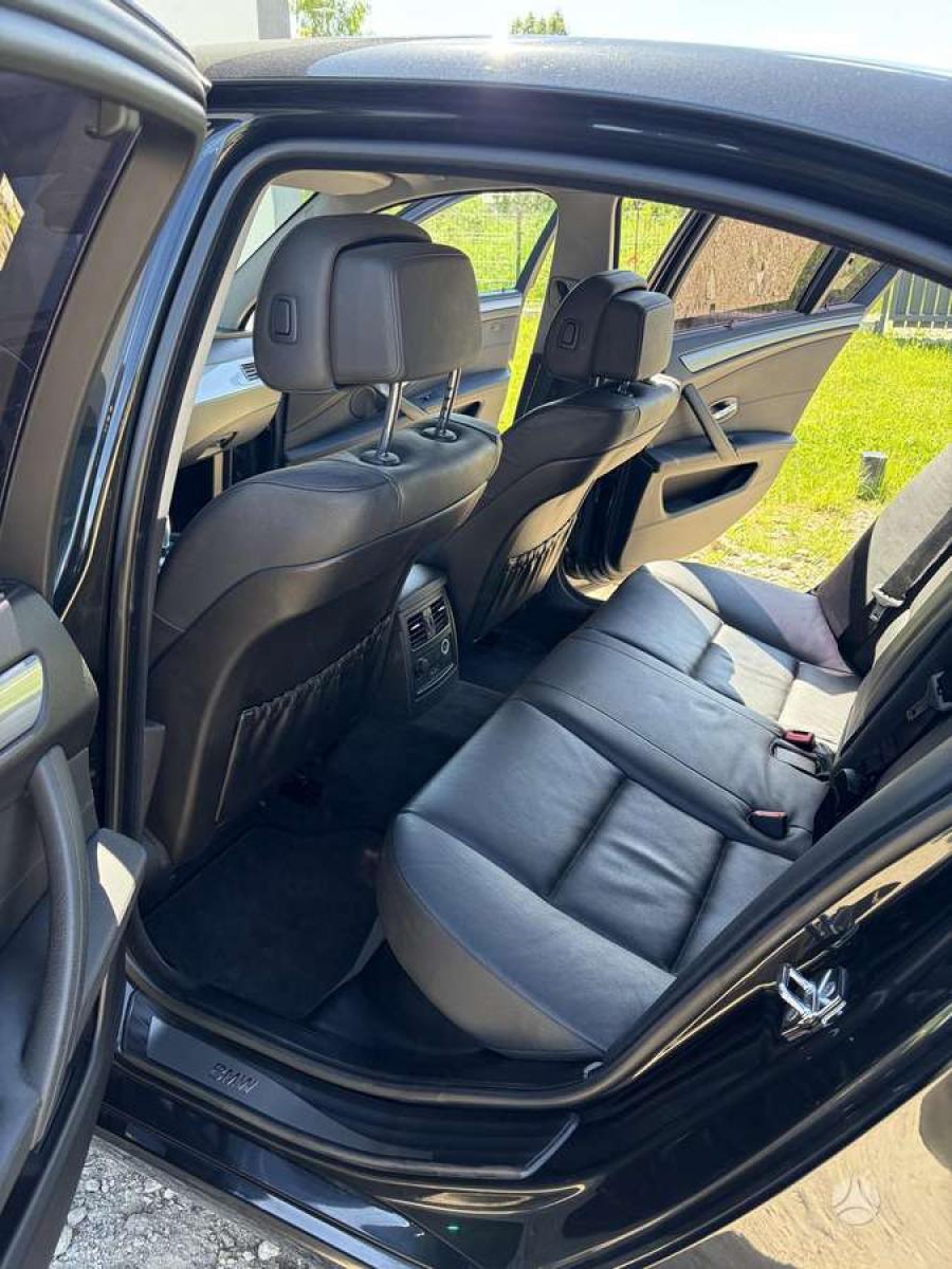 Black BMW 525 2008 in Vilnius, with an engine capacity of 2.99 L and mileage of 0 thousand km for 4800 €, photo 8 on AUTOMOTO.COM.LV