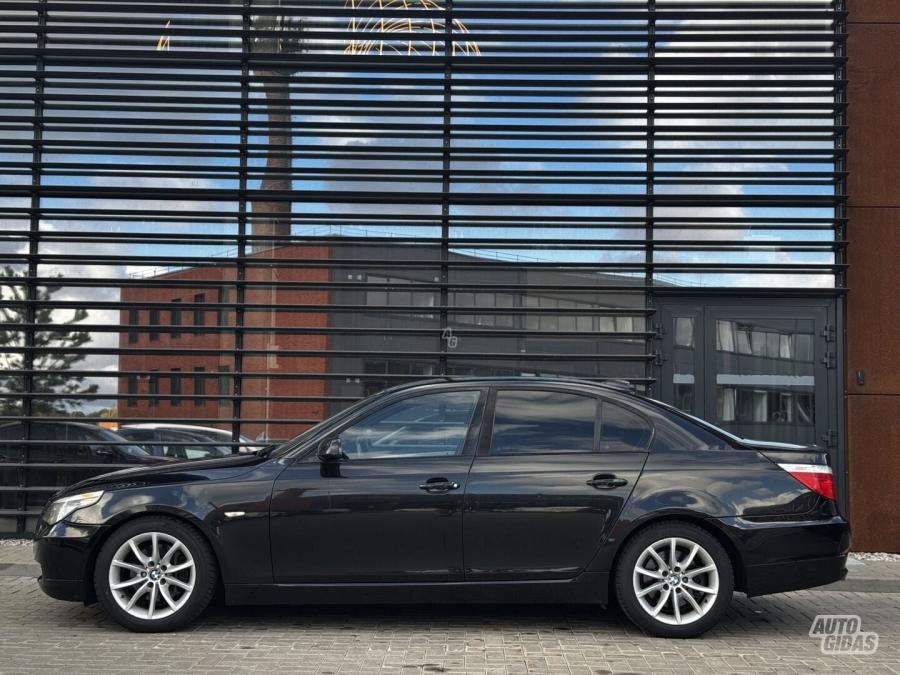 Black BMW 525 2008 in Klaipeda, with an engine capacity of 2.50 L and mileage of 300 thousand km for 3450 €, photo 8 on AUTOMOTO.COM.LV