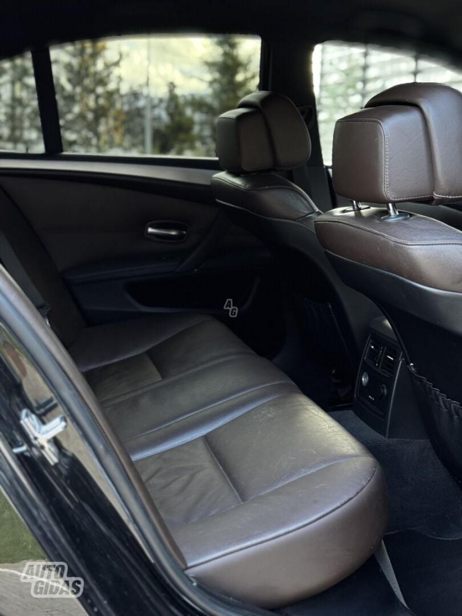Black BMW 525 2008 in Klaipeda, with an engine capacity of 2.50 L and mileage of 300 thousand km for 3450 €, photo 13 on AUTOMOTO.COM.LV