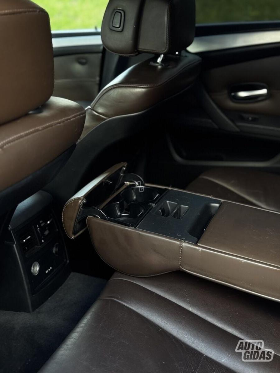 Black BMW 525 2008 in Klaipeda, with an engine capacity of 2.50 L and mileage of 300 thousand km for 3450 €, photo 14 on AUTOMOTO.COM.LV