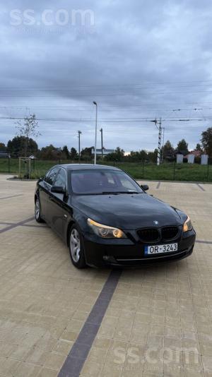Melns BMW 525 2008 Rīga, ar dzinēja tilpumu 3.00 L un nobraukumu 330 tūkst. km par 4000 €, foto  vietnē AUTOMOTO.COM.LV