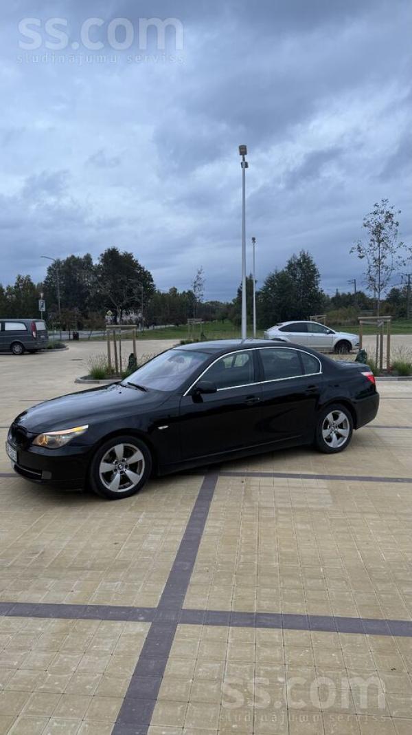 Melns BMW 525 2008 Rīga, ar dzinēja tilpumu 3.00 L un nobraukumu 330 tūkst. km par 4000 €, foto 10 vietnē AUTOMOTO.COM.LV