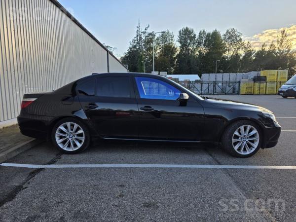 BMW 525 2008 in Riga on AUTOMOTO.COM.LV Black BMW 525 2008 in Riga, with an engine capacity of 3.00 L and mileage of 0 thousand km for 7300 €, photo 3 on AUTOMOTO.COM.LV