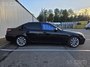 Black BMW 525 2008 in Riga, with an engine capacity of 3.00 L and mileage of 0 thousand km for 7300 €, photo 3 on AUTOMOTO.COM.LV