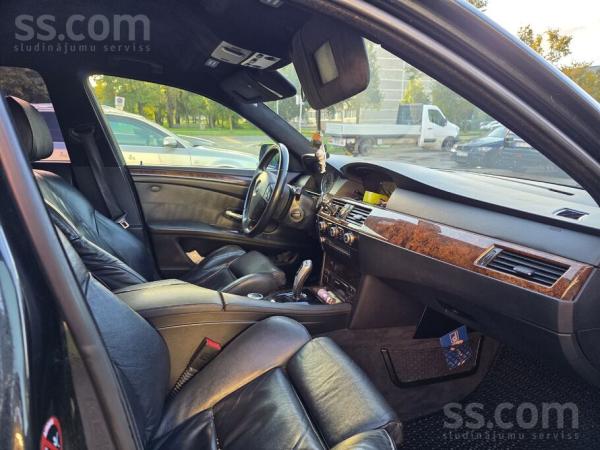 BMW 525 2008 in Riga on AUTOMOTO.COM.LV Black BMW 525 2008 in Riga, with an engine capacity of 3.00 L and mileage of 0 thousand km for 7300 €, photo 9 on AUTOMOTO.COM.LV